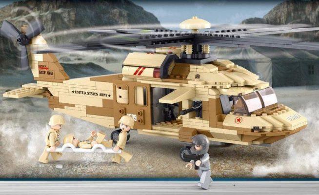 Sikorsky UH-60 Black Hawk Helicopter - 439 Pieces - BrickArmyToys